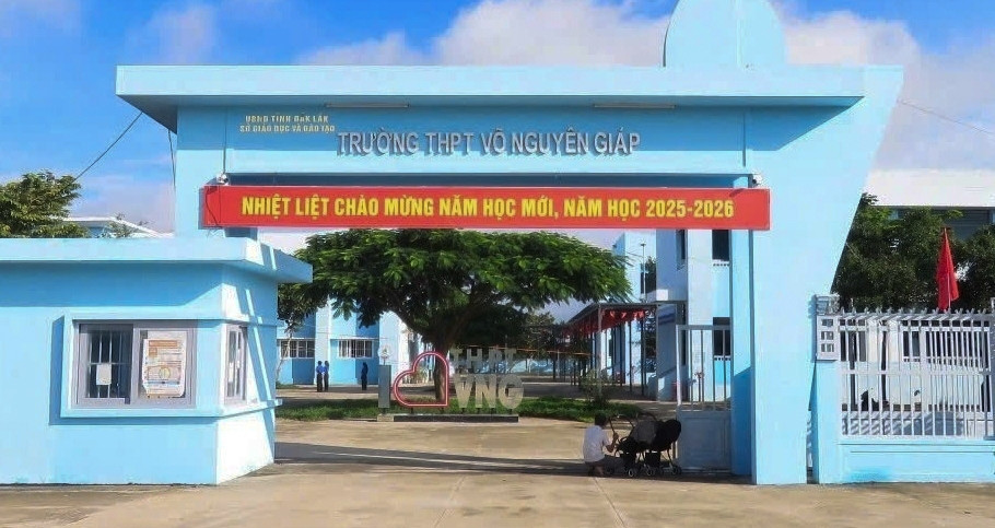 Buộc thôi việc giáo viên dạy toán 'bóp cổ' bí thư đoàn trường