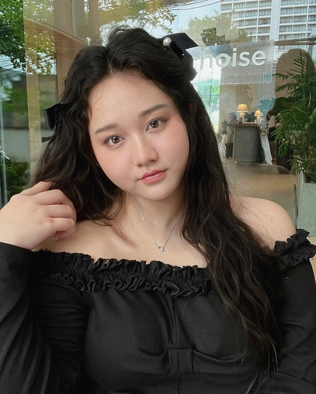 Trúc Anh nặng 82 kg