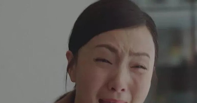 Mẹ sốc khi phát hiện clip con vừa phun nước bọt nói 'Tôi có một người mẹ độc ác'