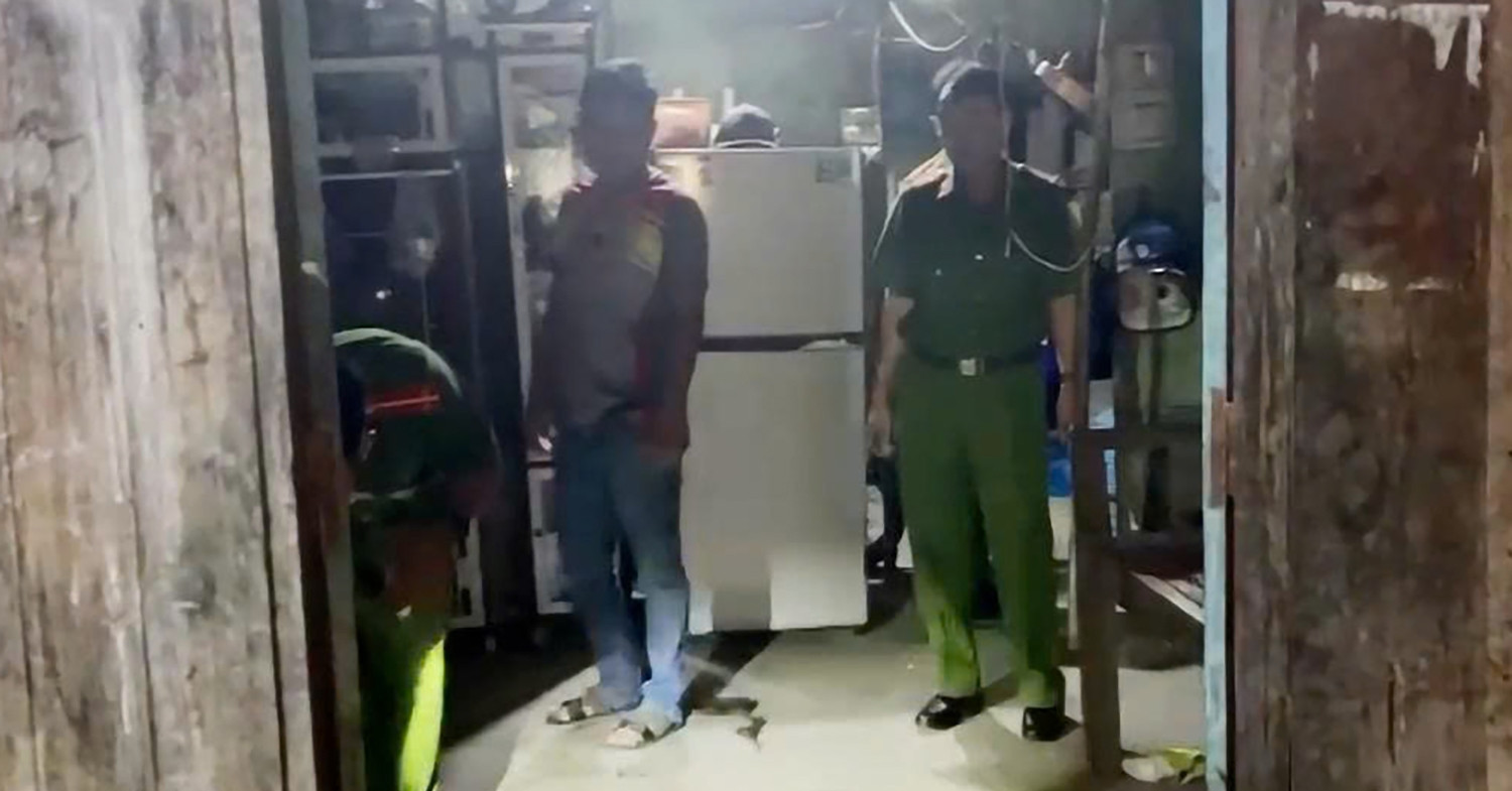 Sau va chạm với chó nhà hàng xóm, nam thanh niên dùng búa sát hại 2 cha con