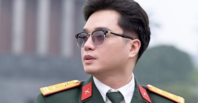 Trung tá quân đội 42 tuổi trẻ đẹp như hot boy là ai?