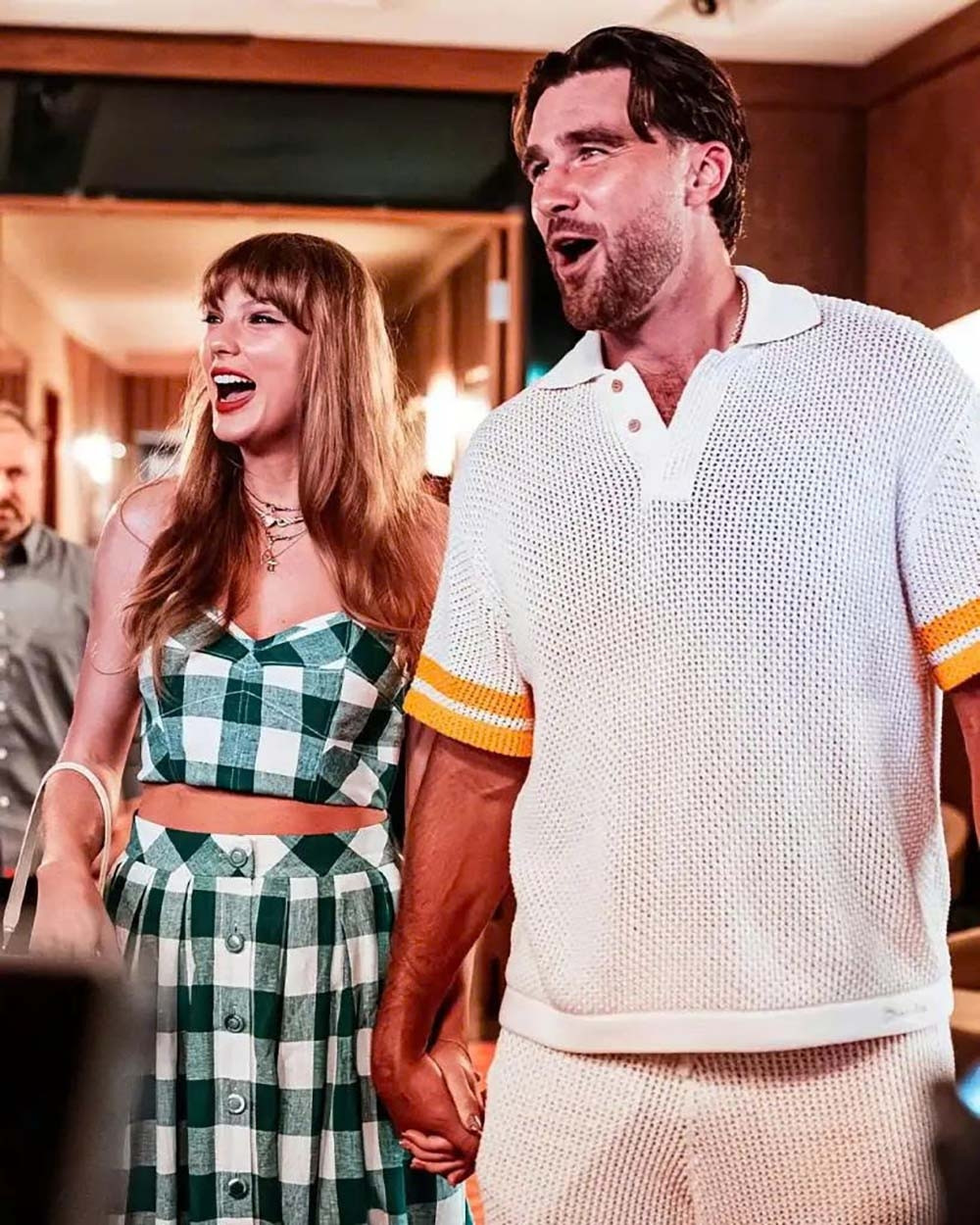 Taylor Swift và hôn phu Travis Kelce hoãn lễ cưới