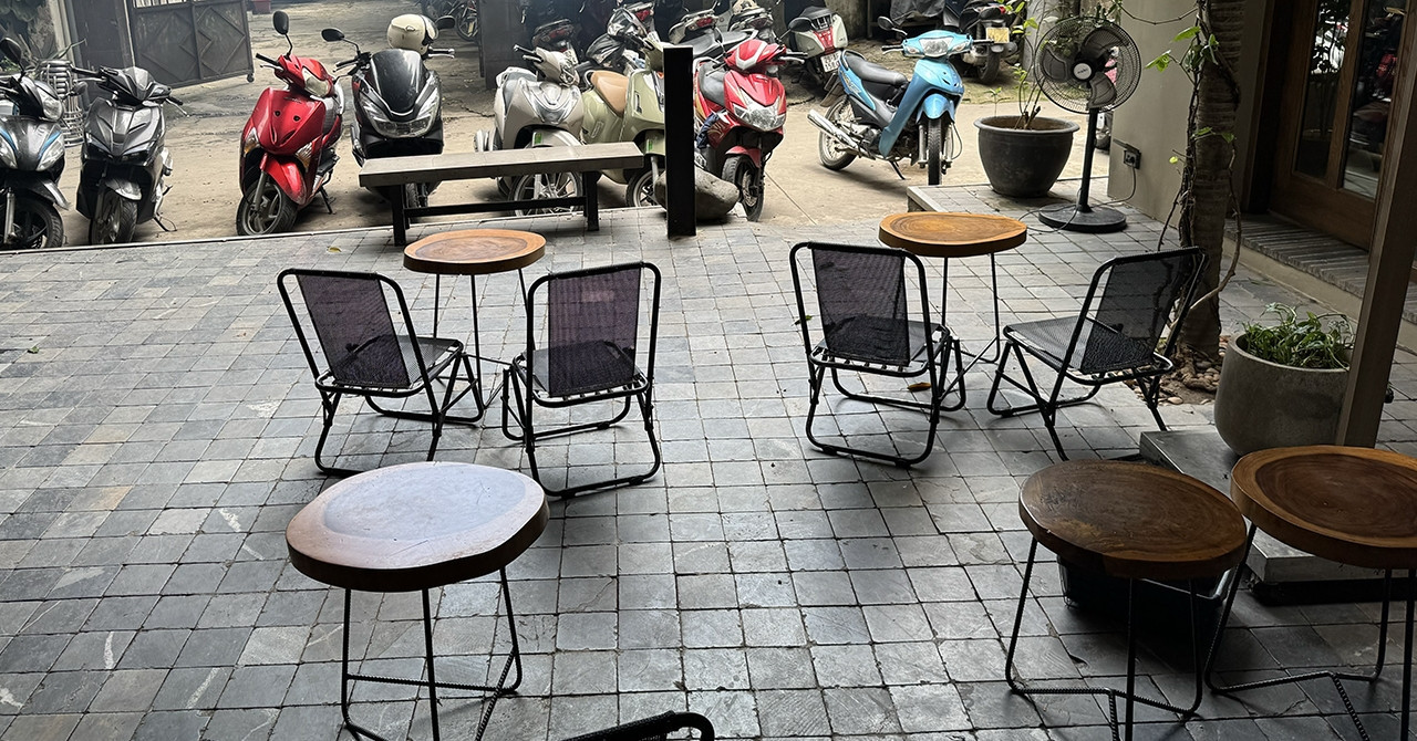 Chi trăm triệu làm khu ngồi ngoài trời, chủ quán cà phê rơi vào cảnh ...